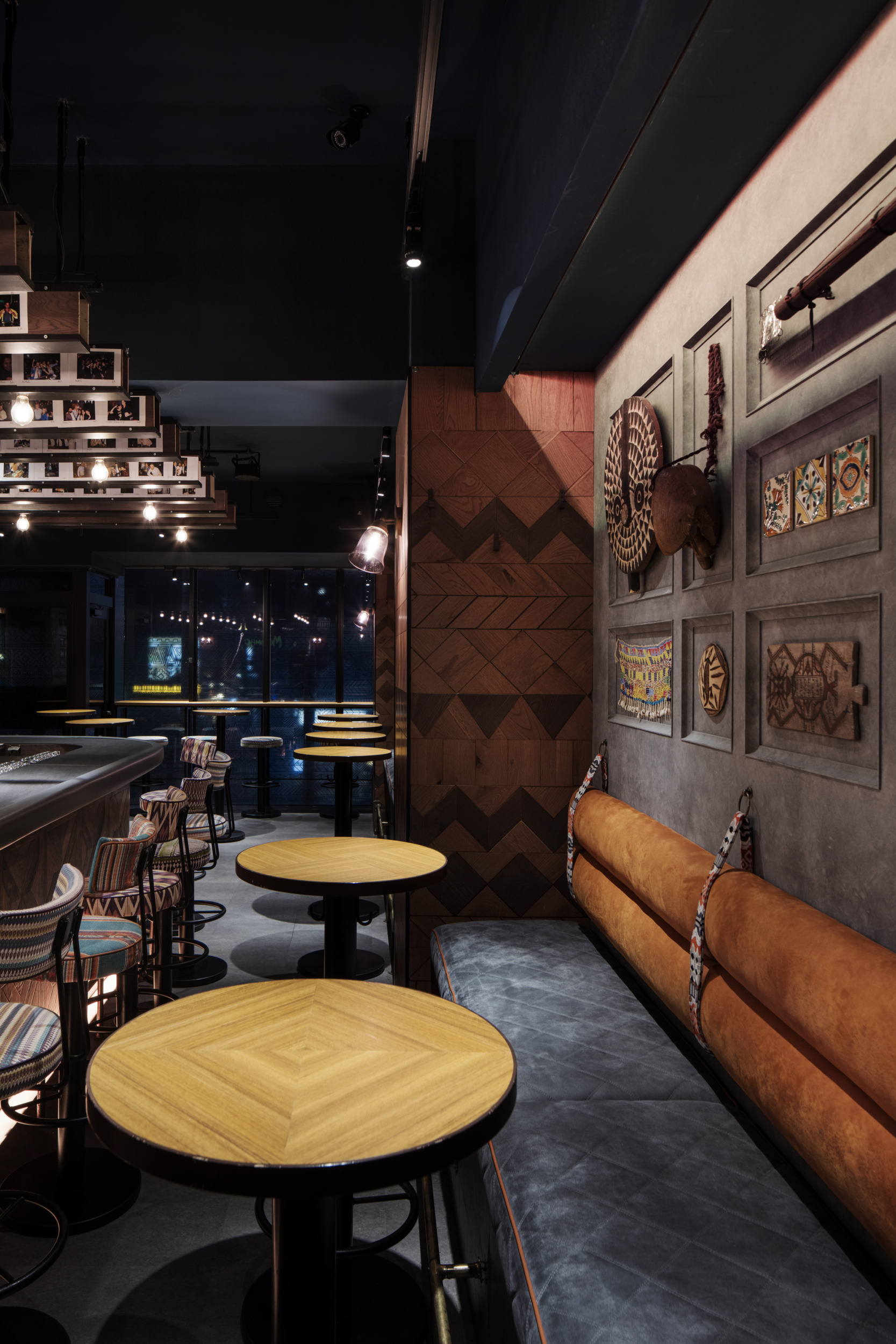MOGAMBO TOKYO -SHOT BAR- | DESIGN STUDIO CROW