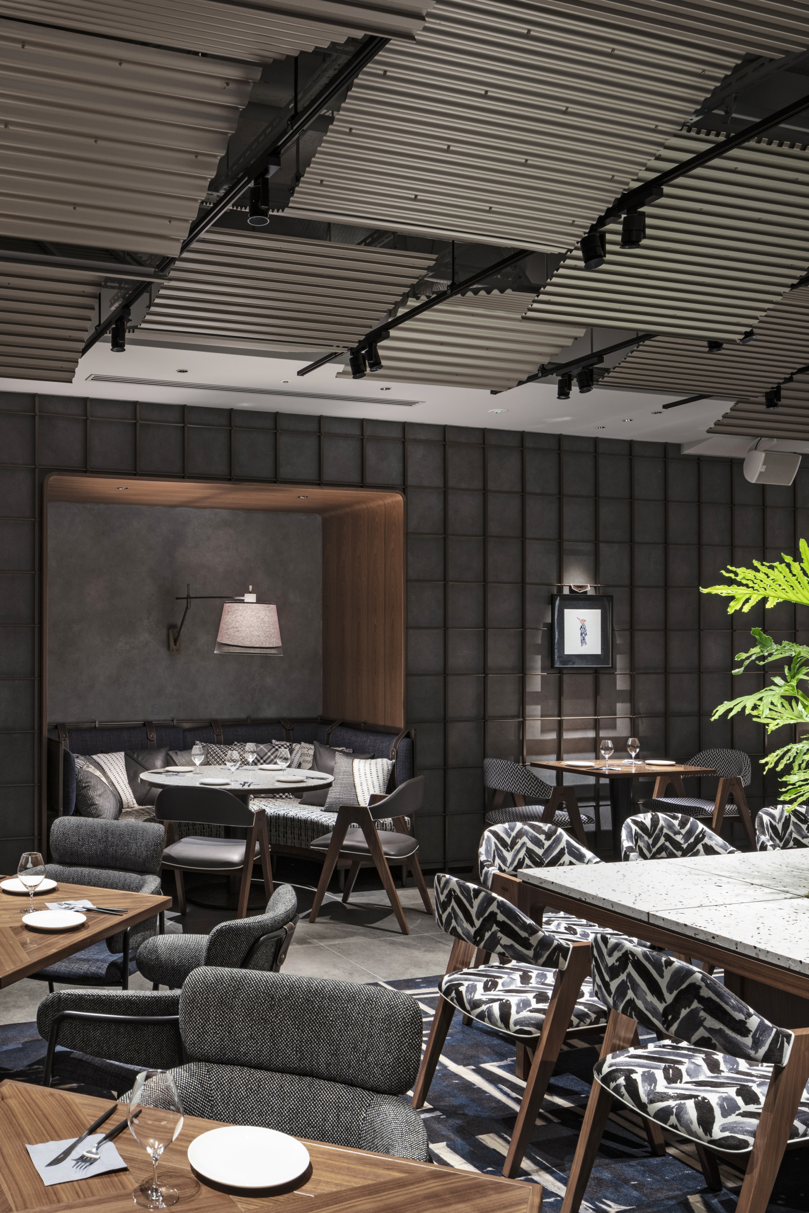 THE LIVELY KITCHEN -THE LIVELY HAKATA FUKUOKA- | DESIGN STUDIO CROW