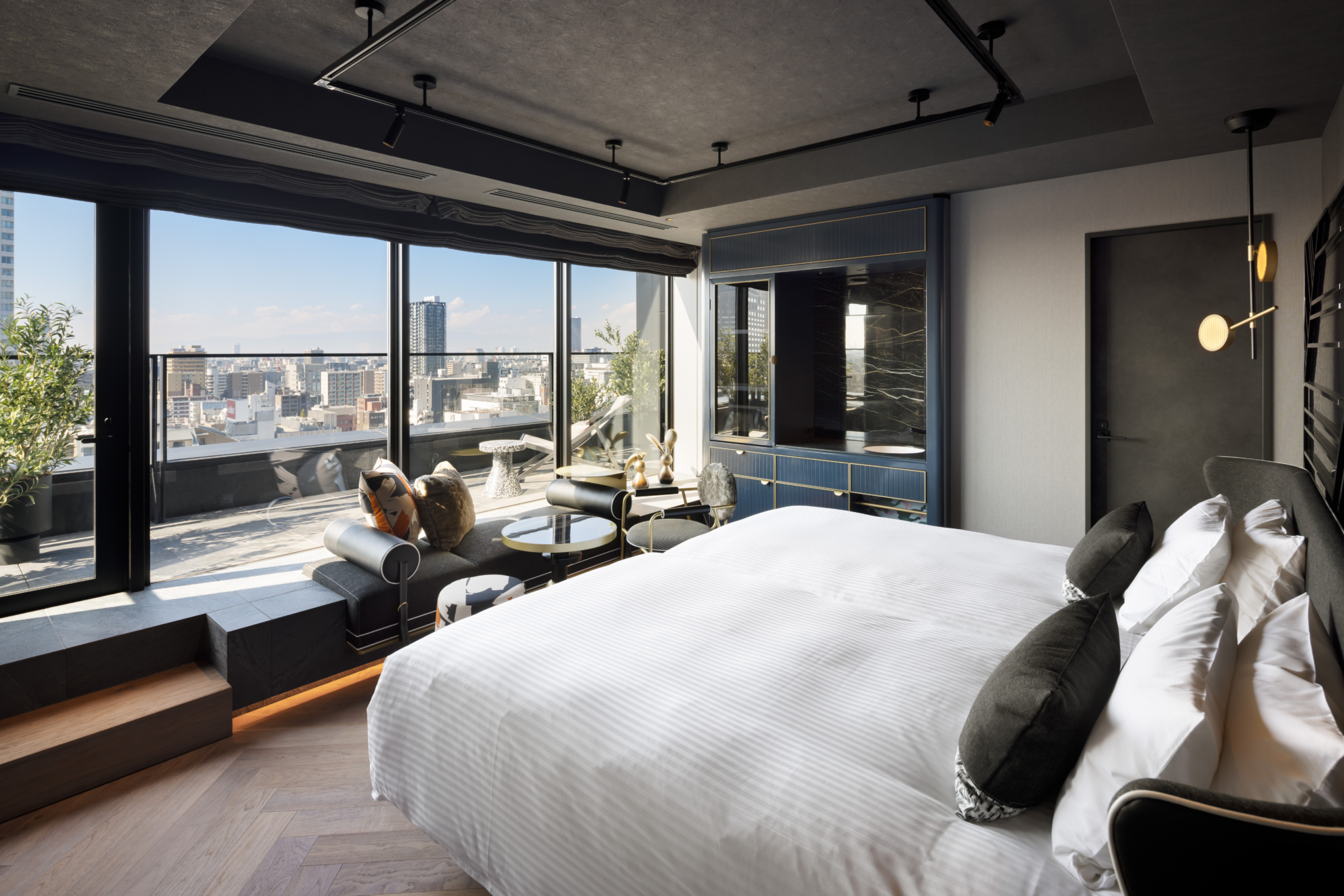 GUEST ROOMS [SUITE] -MERCURE TOKYU STAY OSAKA NAMBA- | DESIGN STUDIO CROW