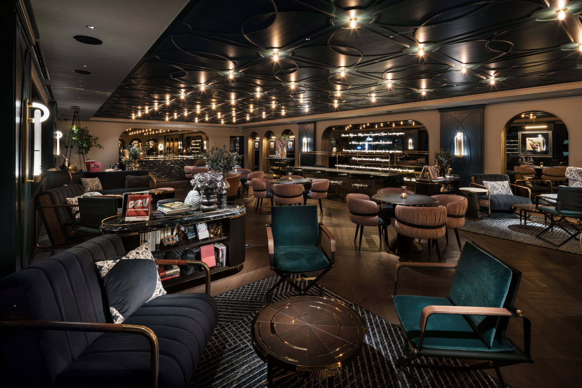 M LOUNGE -MERCURE TOKYO HIBIYA- | DESIGN STUDIO CROW